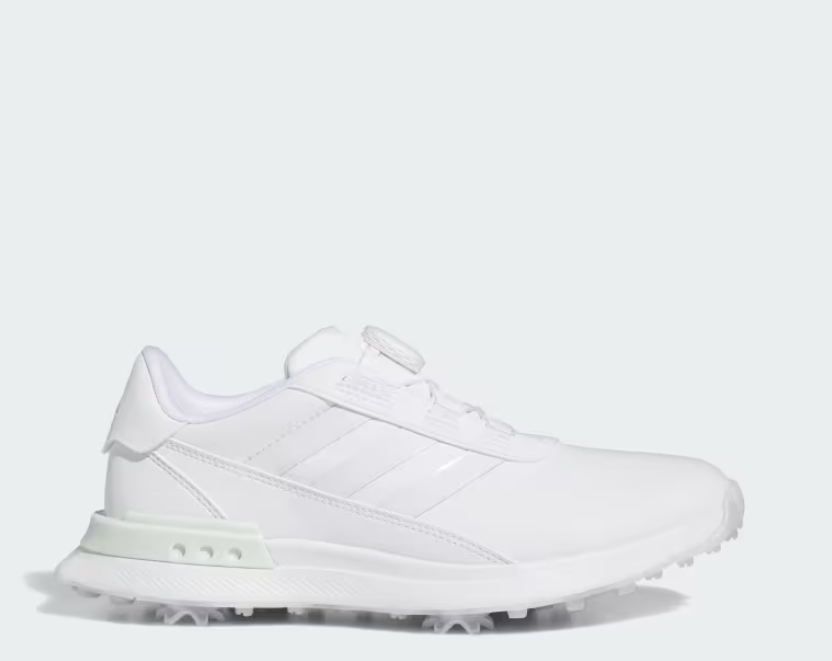 SHOES – Gals on and off the Green